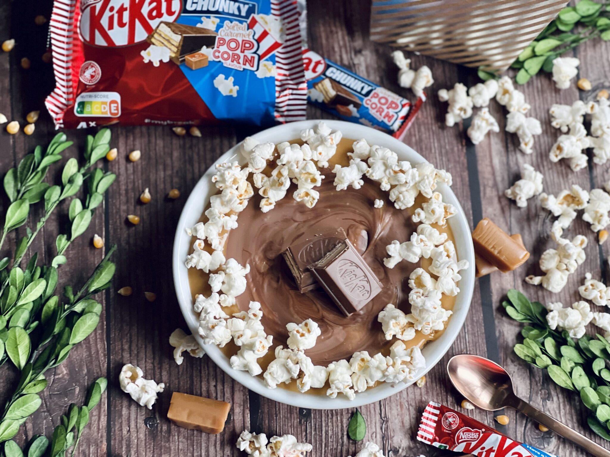 KitKat® ChunKy Salted-Caramel Popcorn Bowl ohne Zuckerzusatz Rezept – Jussilicious-Foodblog